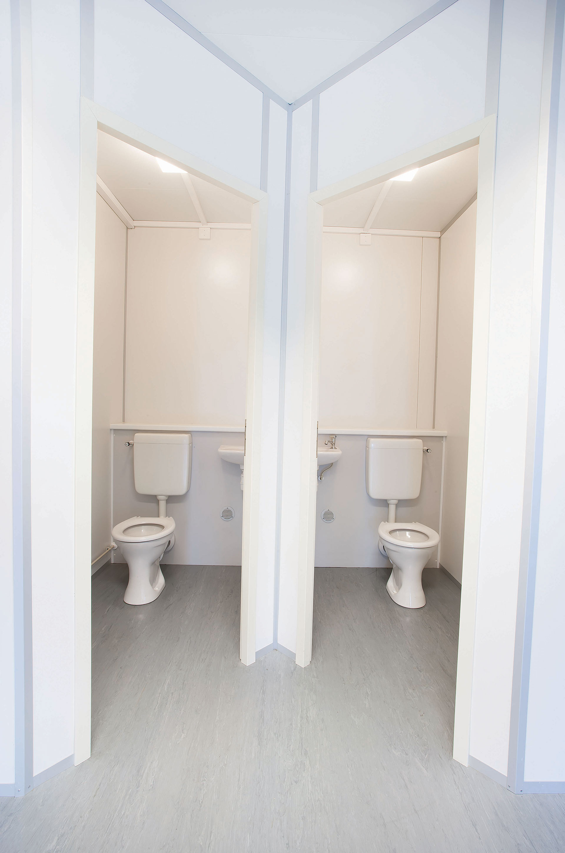 Toilet Blocks for Hire or for Sale | Portakabin®