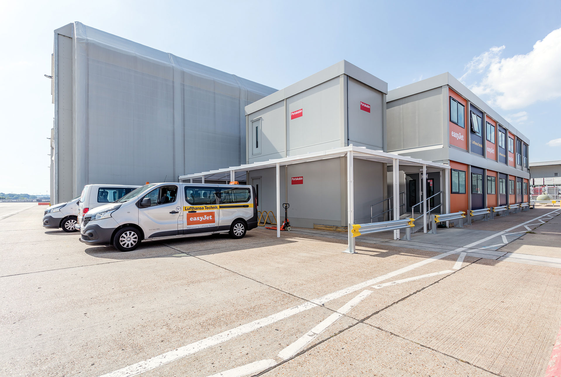 easyJet Office Accommodation | Case Study | Portakabin®