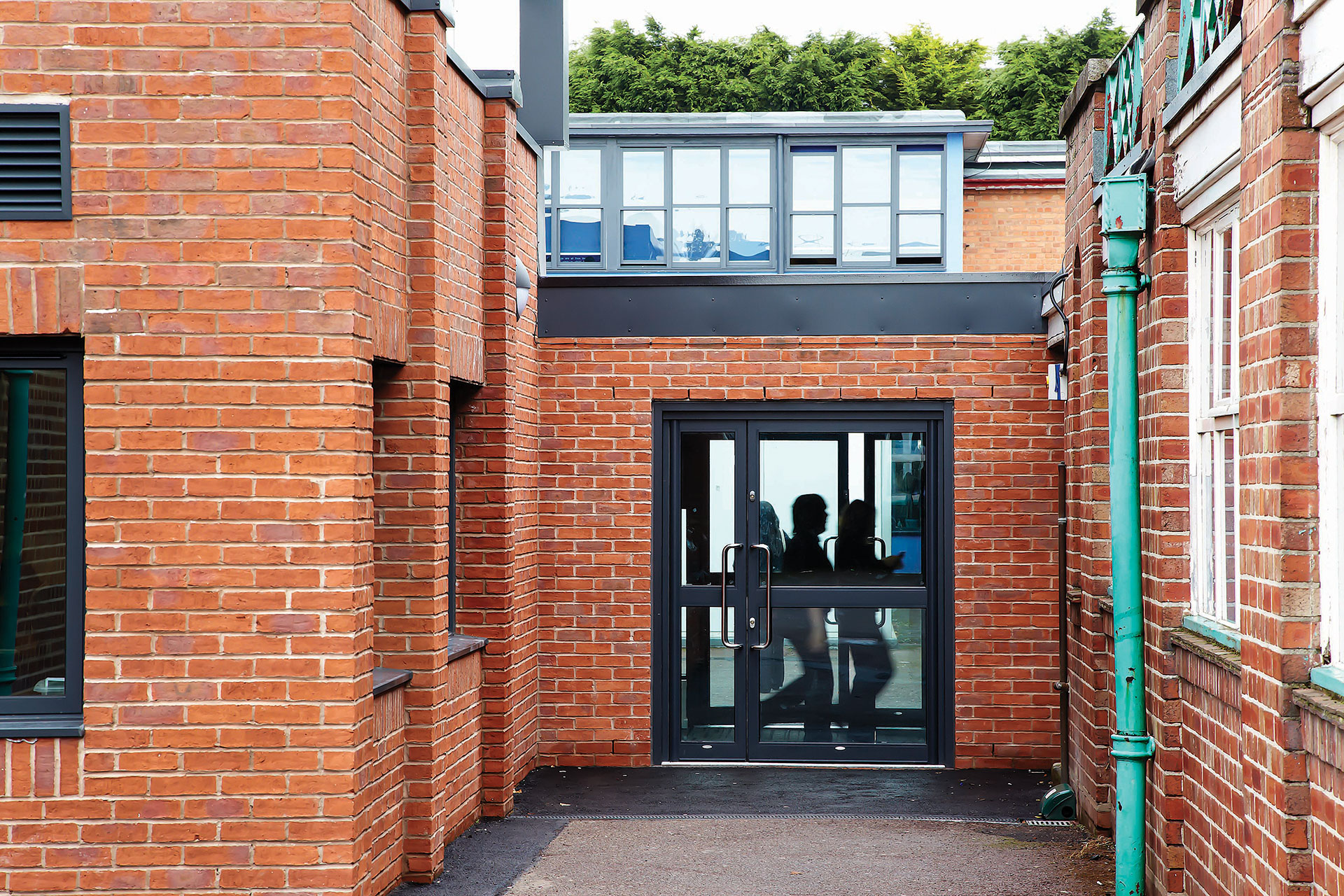Ninestiles School | Portakabin®